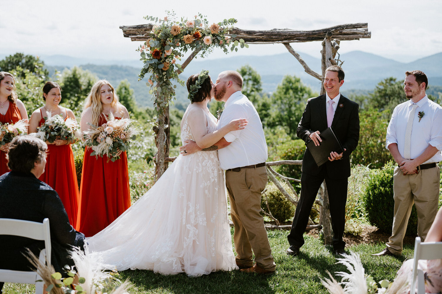 The Perfect Wedding Timeline with a First Look - dhaymanphotography.com