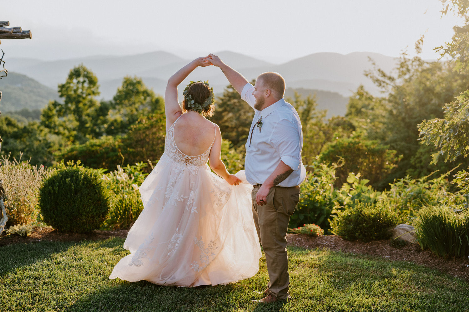 The Perfect Wedding Timeline with a First Look - dhaymanphotography.com